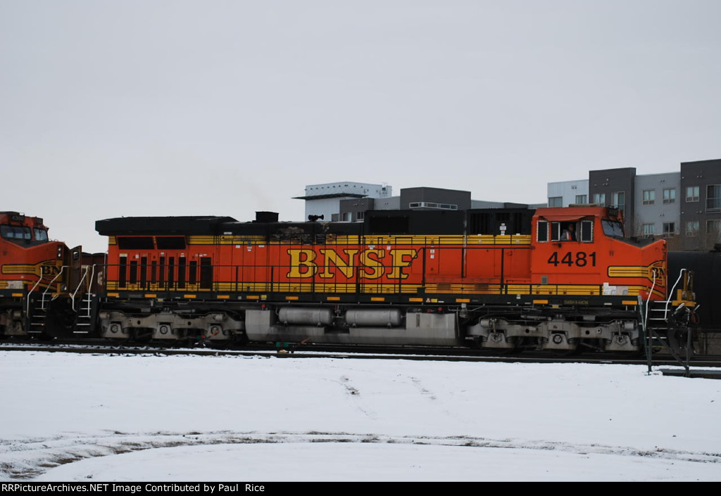 BNSF 4481